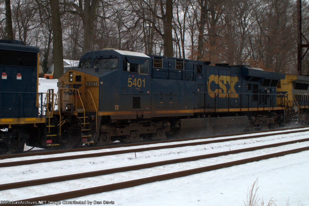 CSX GP38-2 2765 as the third unit on Q417-13